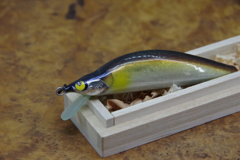 ハンドメイドルアー｜BLACK CAT Lures – トラウトハンドメイドルアー、移動重心バルサミノーを製作販売しております！